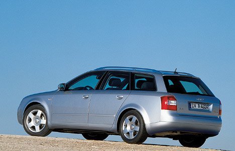 Audi A4 Avant (B6 8E) 3.0i V6 (220 Hp)
